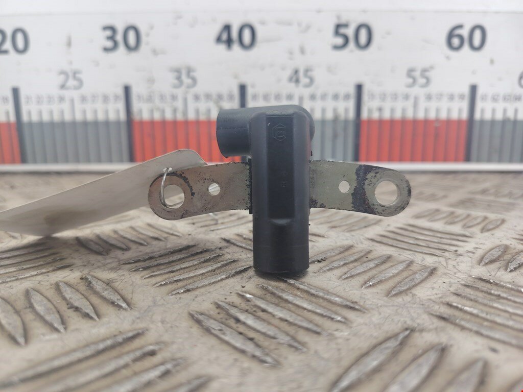 Датчик коленвала Renault Megane 2 8201040861 арт. 2231797