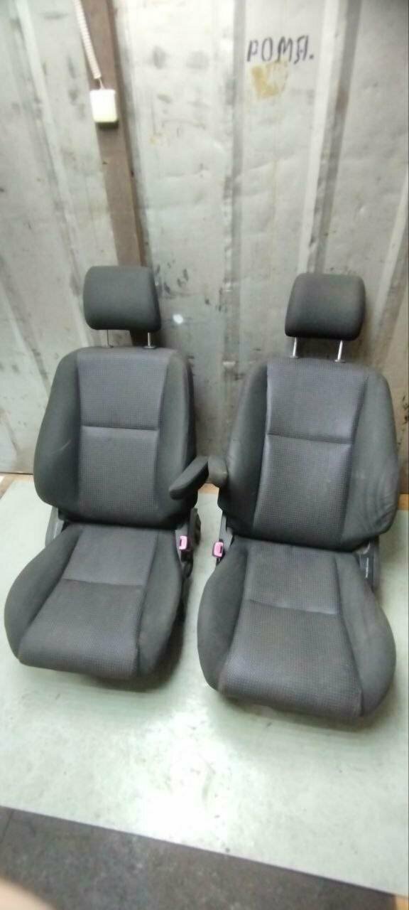 Сиденье переднее Toyota Corolla Verso E121 2004