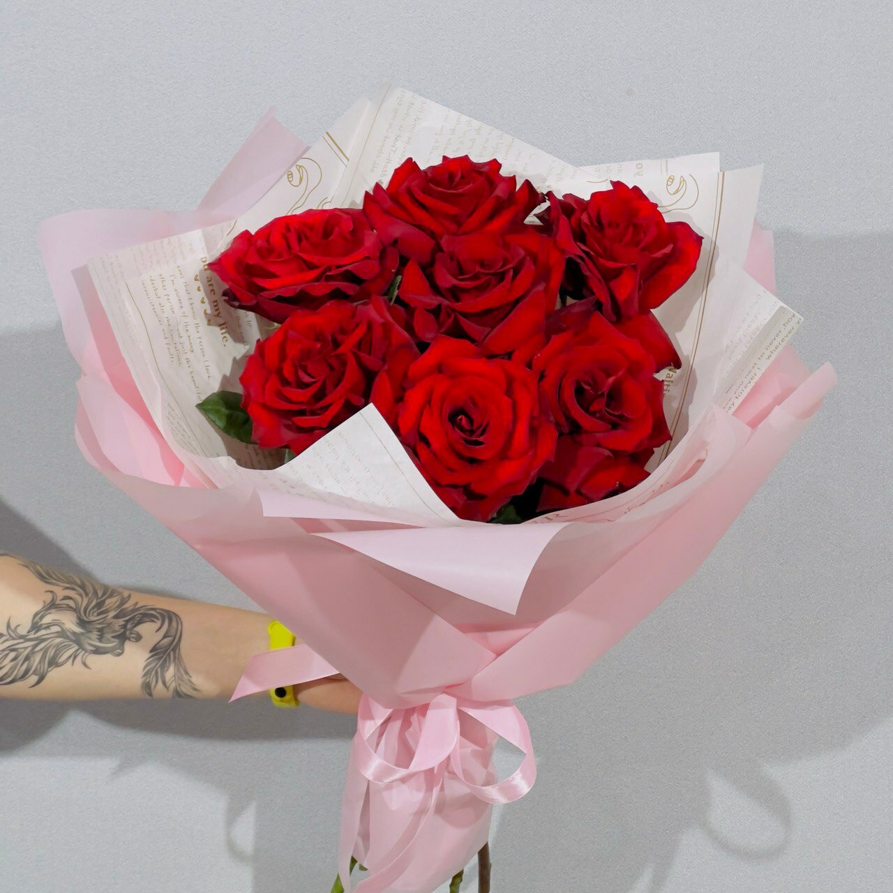 Букет "Пышные французские розы" для мамы и любимой женщины,7 шт, в день святого Валентина,8 марта