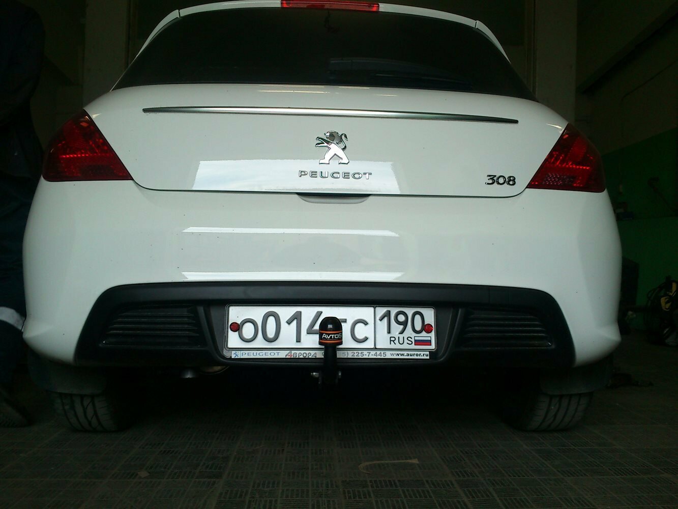 Фаркоп для Peugeot 308 хэтчбек 2008-2013гг. (без электрики) (паспорт и сертификат) AvtoS. PE02