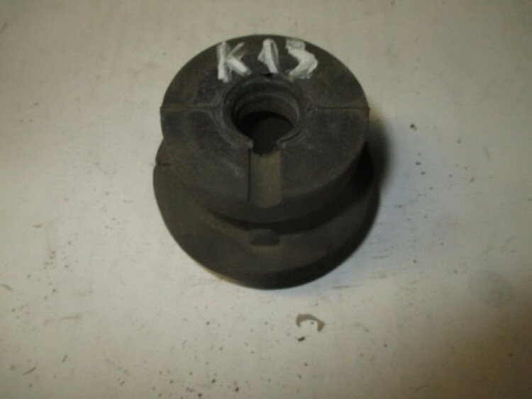 Опора радиатора нижняя или верхняя 1061194, 1070136, 98AB8125EC Форд Фокус 1