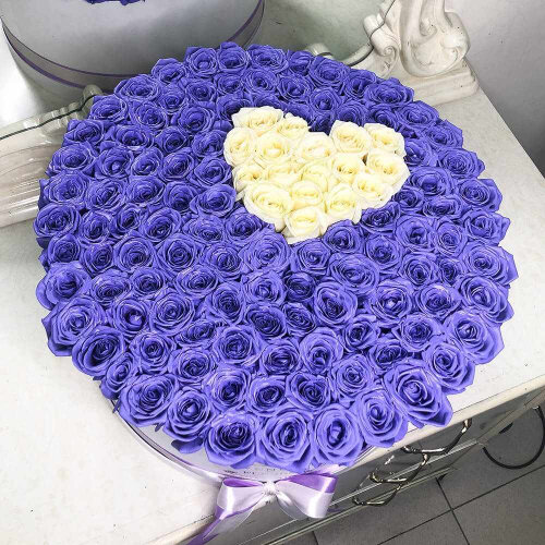 Букет Venus in Fleurs "Фиолетовые розы", 101 цветок, оформление в форме сердца