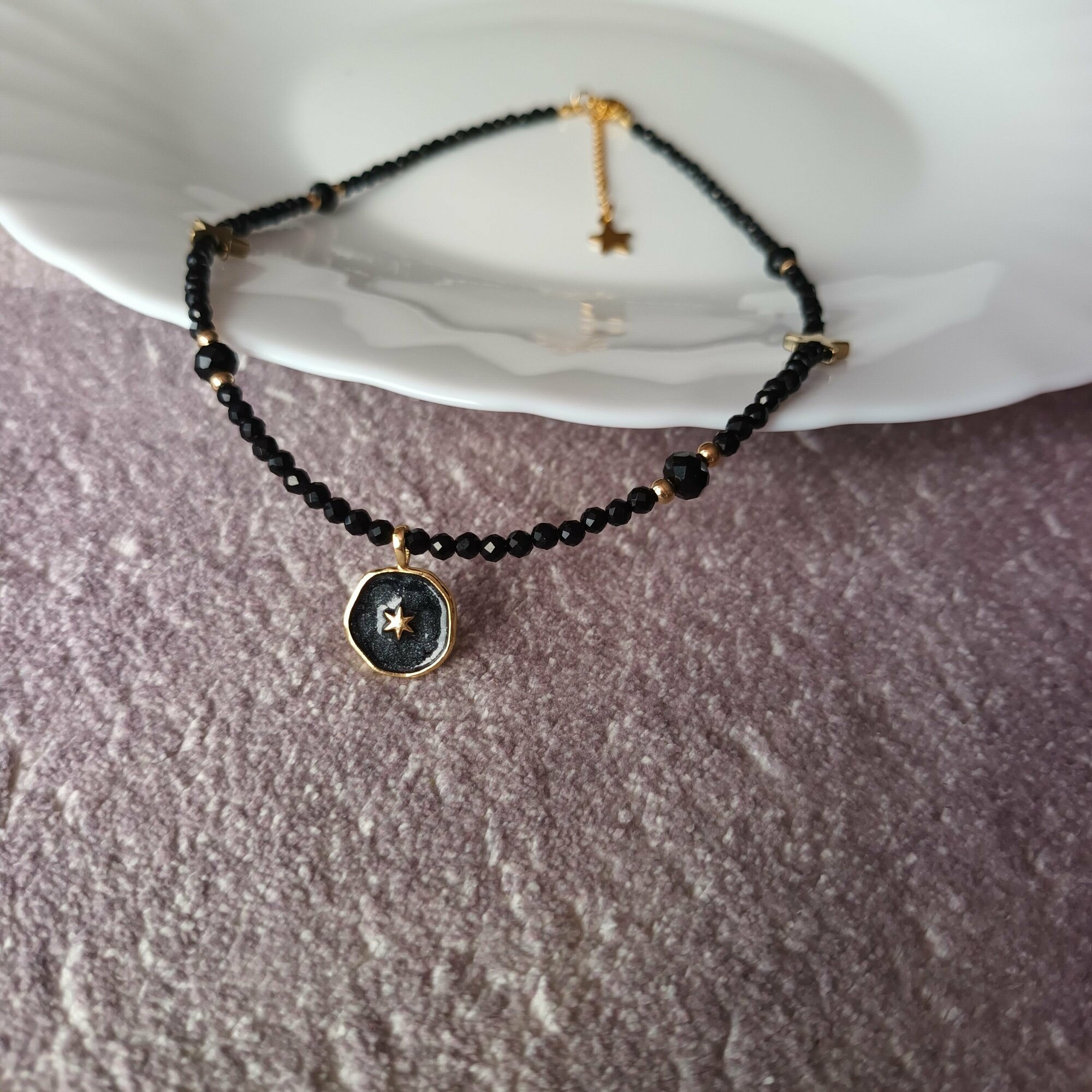 Колье, гематит