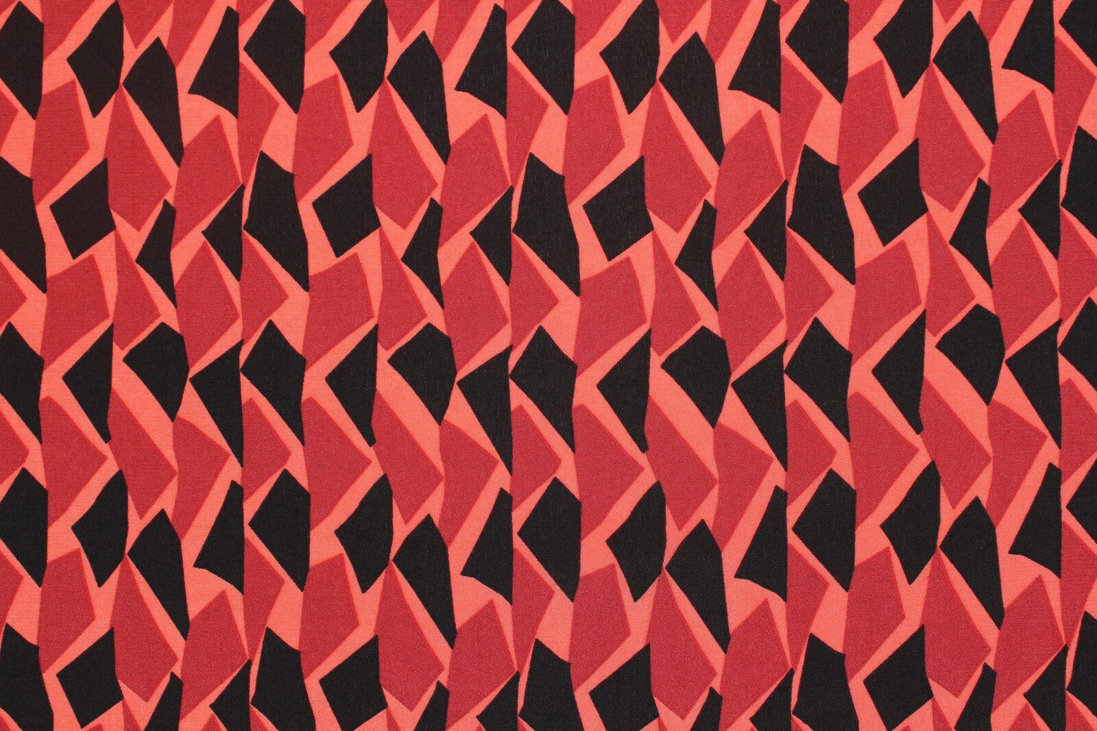 Ткань Крепдешин Missoni чёрный, терракотовый узор на коралловом фоне, ш134см, 0,5 м