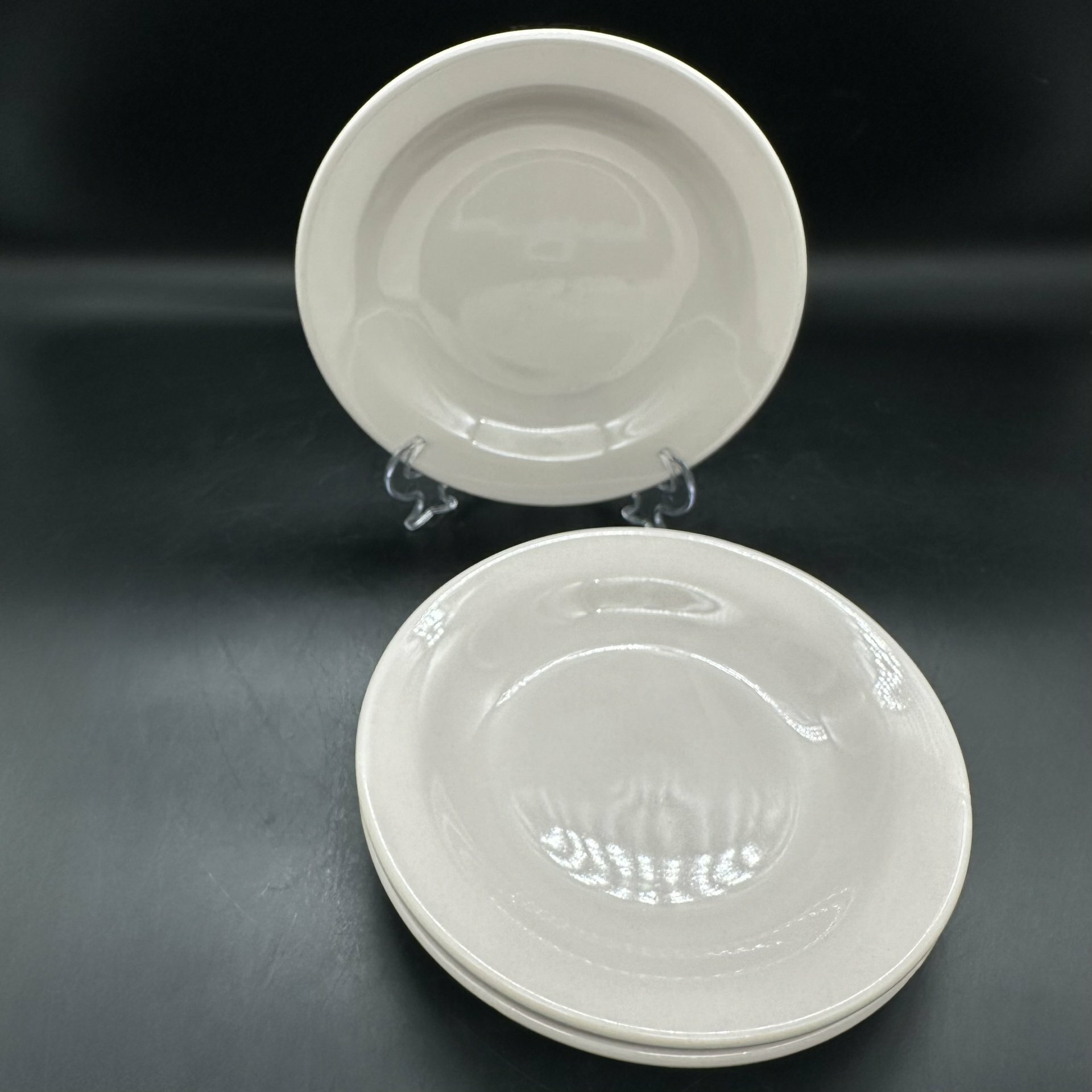 Набор из трёх десертных тарелок, фарфор, Богдановичский фарфоровый завод, СССР