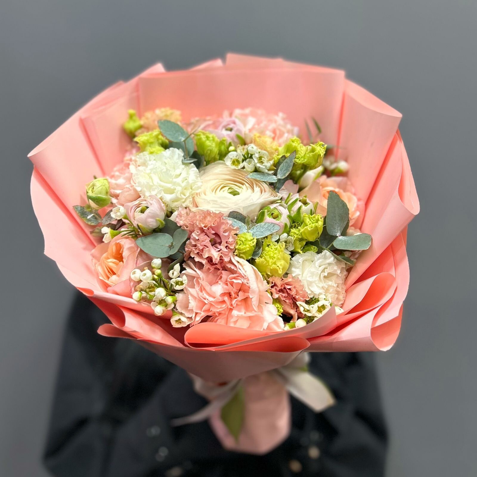 Букет-комплимент с ранункулюсом