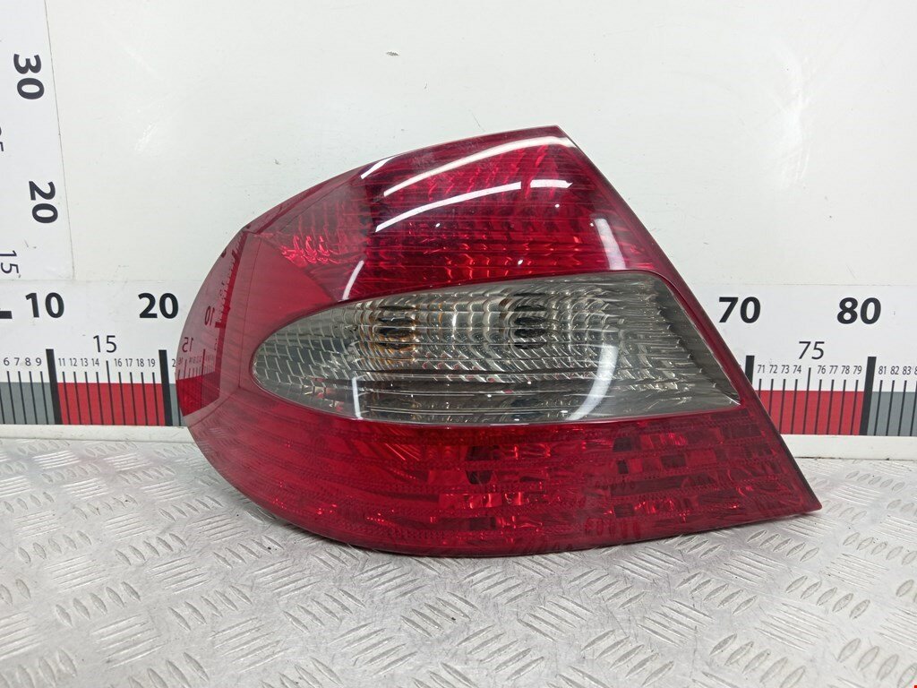 Фонарь задний левый Mercedes CLK-Class (W209) A2098201564 арт. 1982176