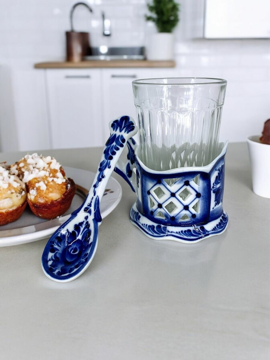 Фарфоровый подстаканник гжель