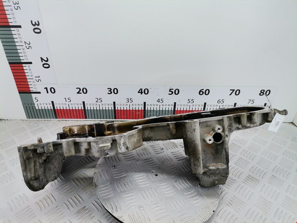 Крышка двигателя передняя Volkswagen Polo 4 03D103515B арт. 2073704