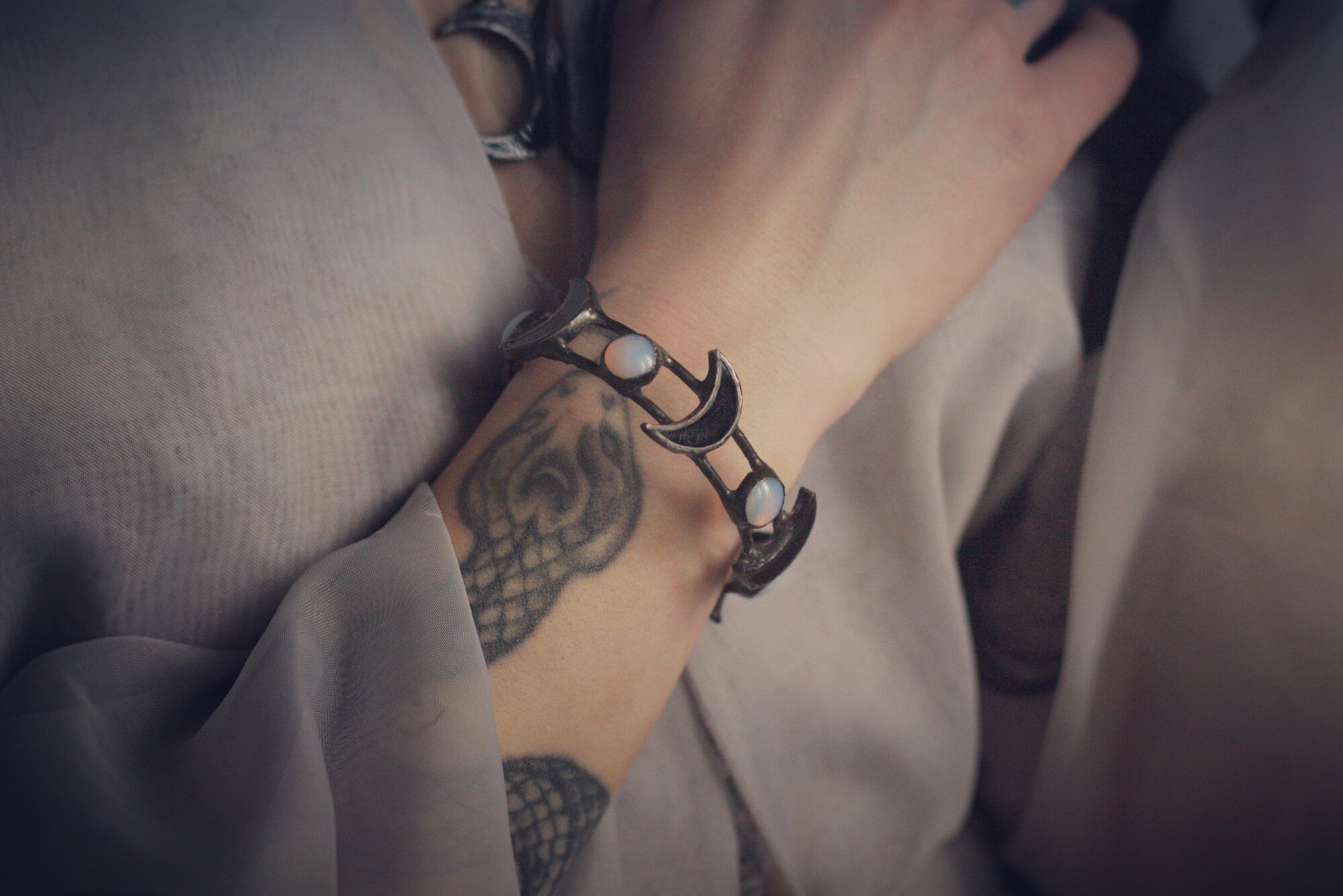 Жесткий браслет, стекло