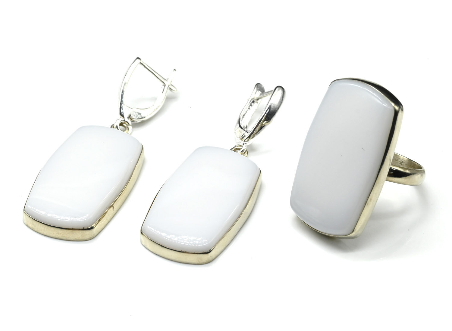 Комплект бижутерии: кольцо, серьги, кахолонг