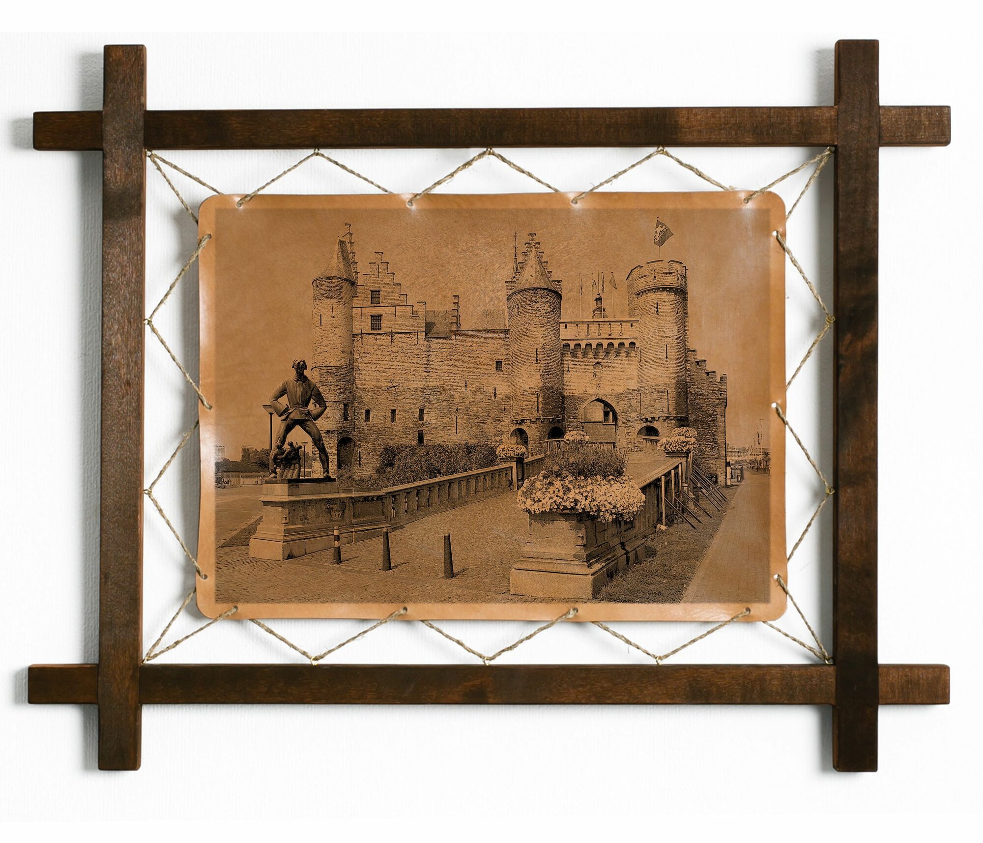 Картина интерьерная, натуральная кожа, "Замок Стен, Бельгия", в деревянной раме, BoomGift