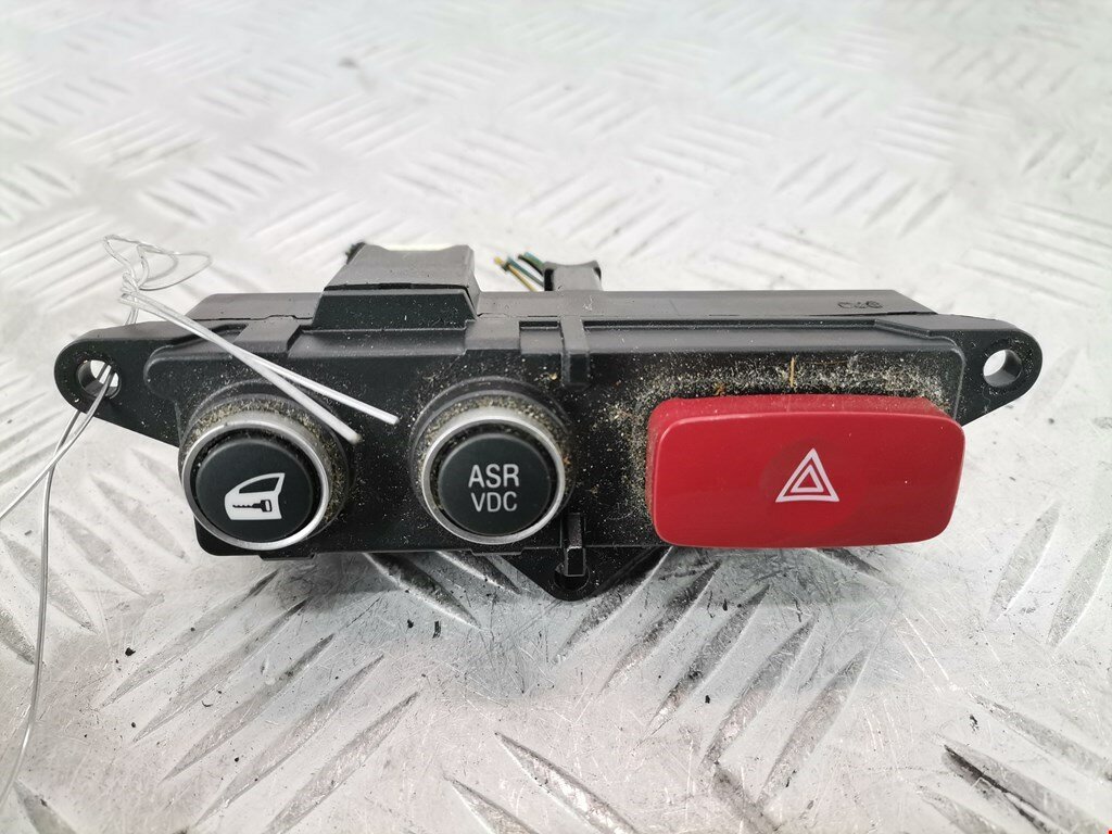 Кнопка аварийной сигнализации Alfa Romeo 159 (939) 156067821 арт. 1693231