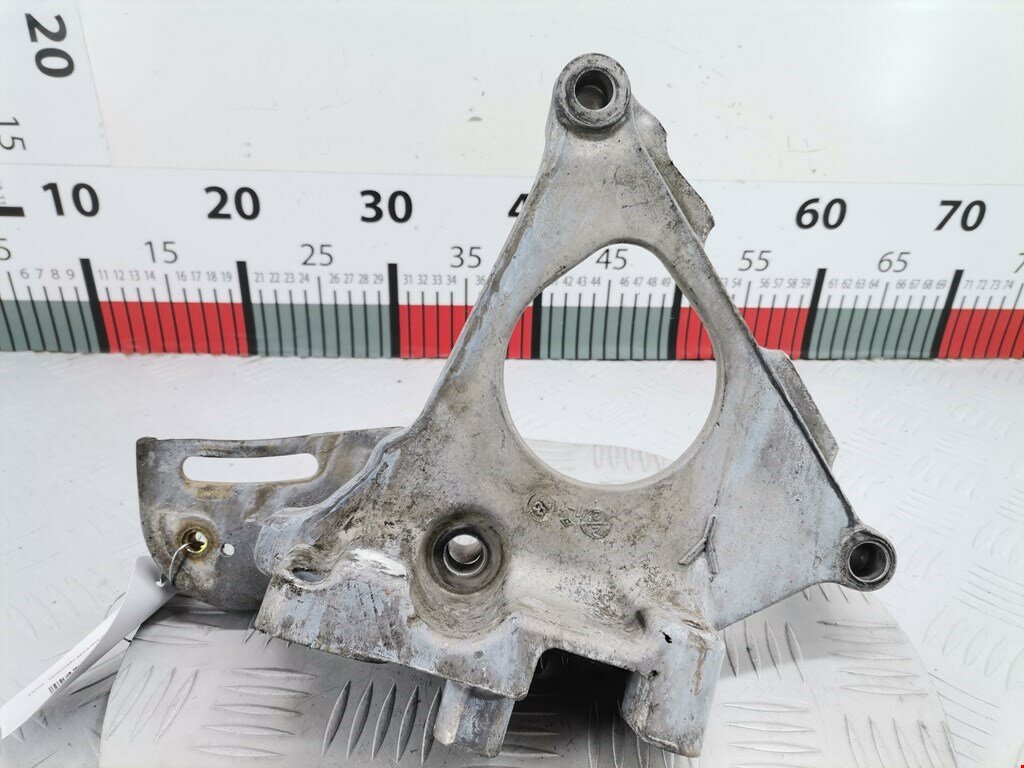 Кронштейн (крепление лапа) двигателя Nissan X-Trail T30 112318H800 арт. 1642514