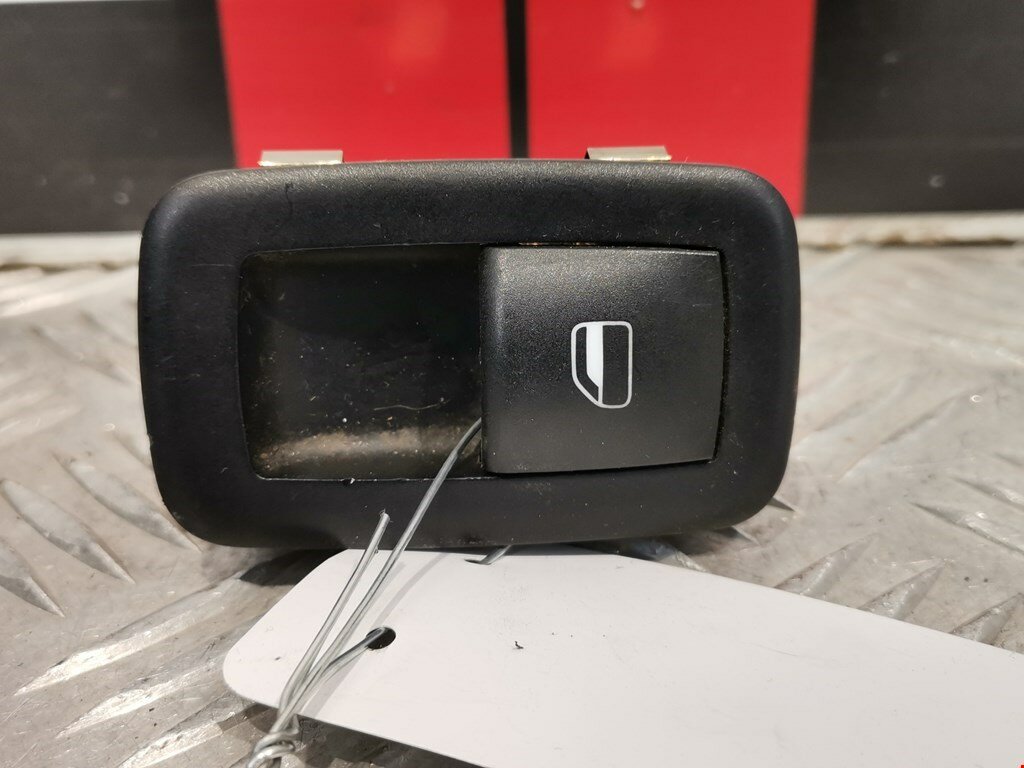 Кнопка стеклоподъемника Dodge Journey (JC) 04602531AF арт. 902998