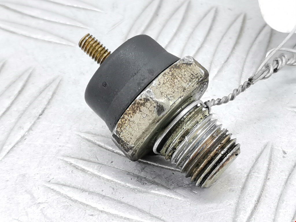 Датчик давления масла Ford Mondeo 2 1066811 арт. 1840425