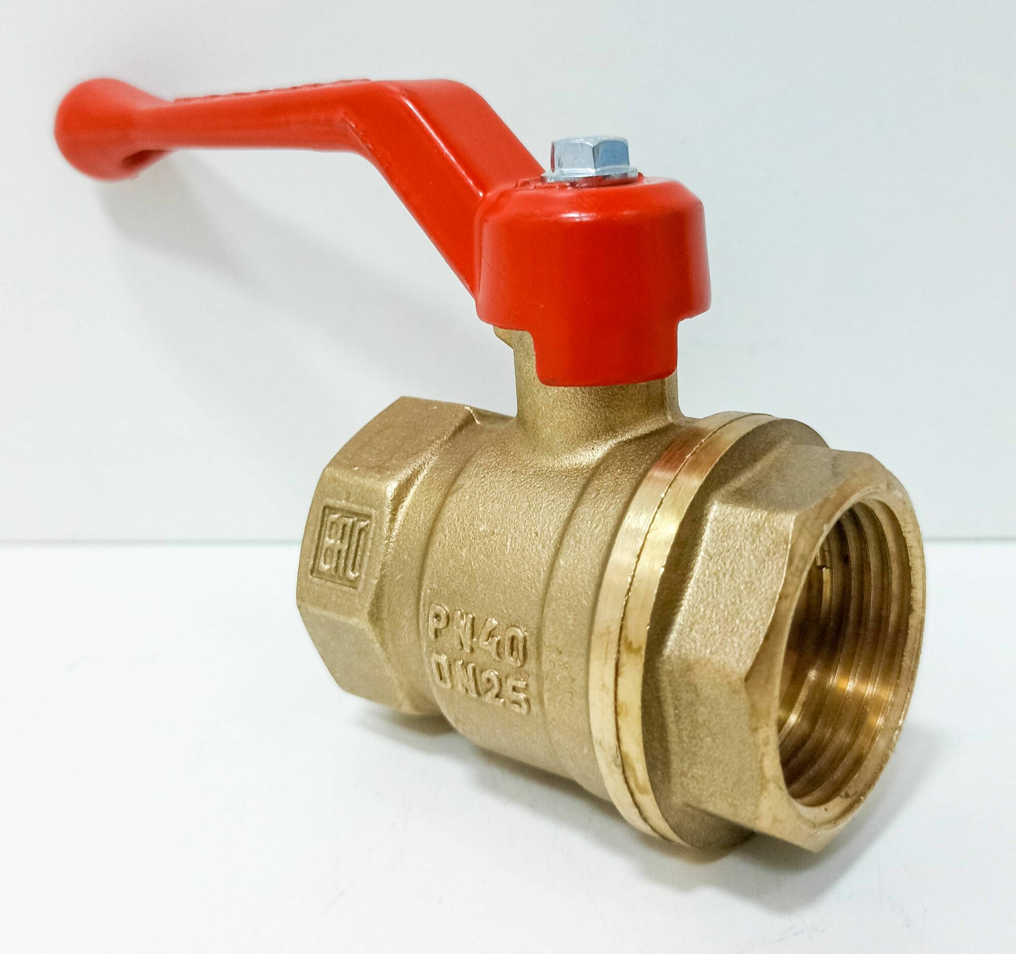 Кран шаровой 1 дюйм Ду-25 VALFEX гайка-гайка рычаг