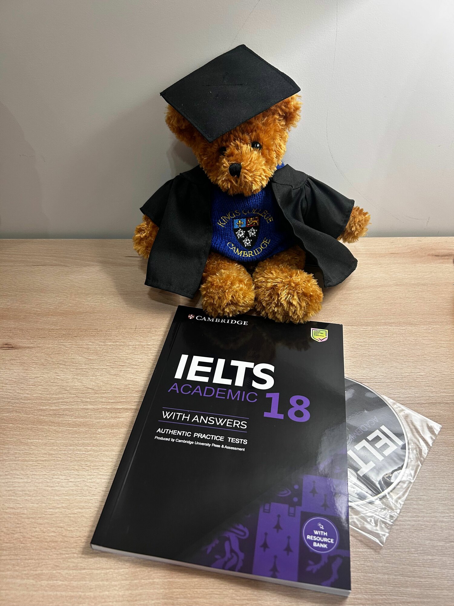 IELTS academic 18 (A5) with answers + CD