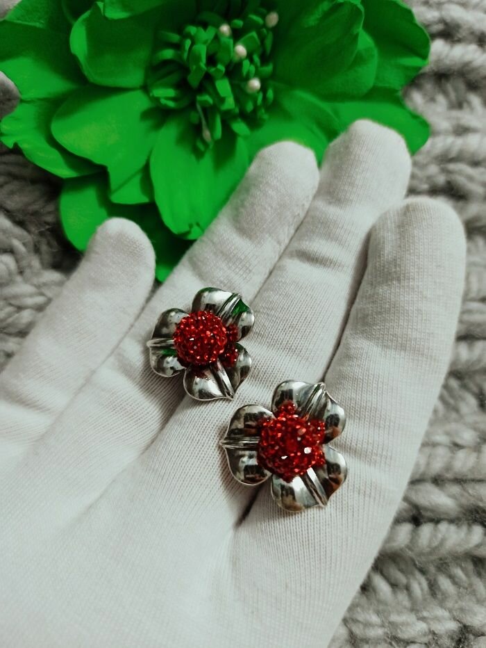 Серьги, искусственный камень, стекло