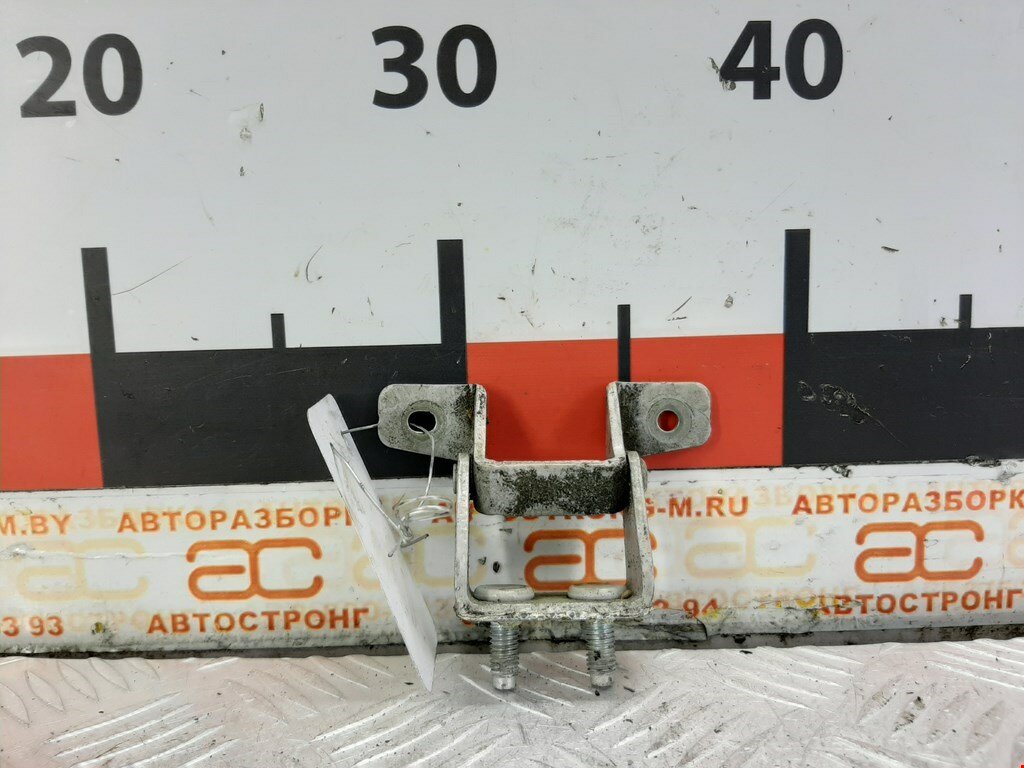 Петля крышки (двери) багажника Kia Ceed 1 (ED) 797701H000 арт. 757651