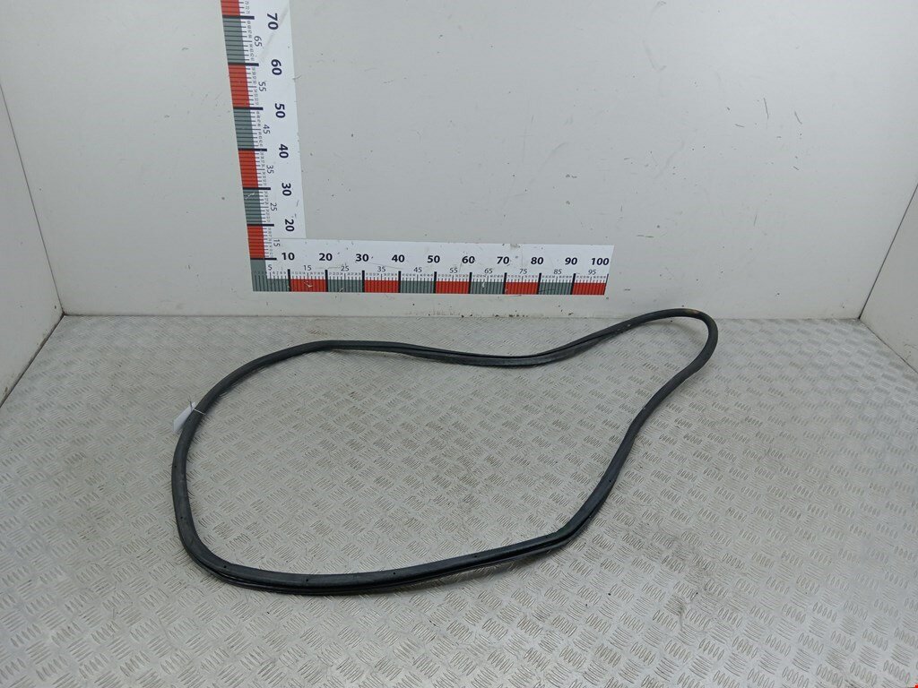 Уплотнитель двери Volkswagen Touran 1 1T0867913K арт. 2131014