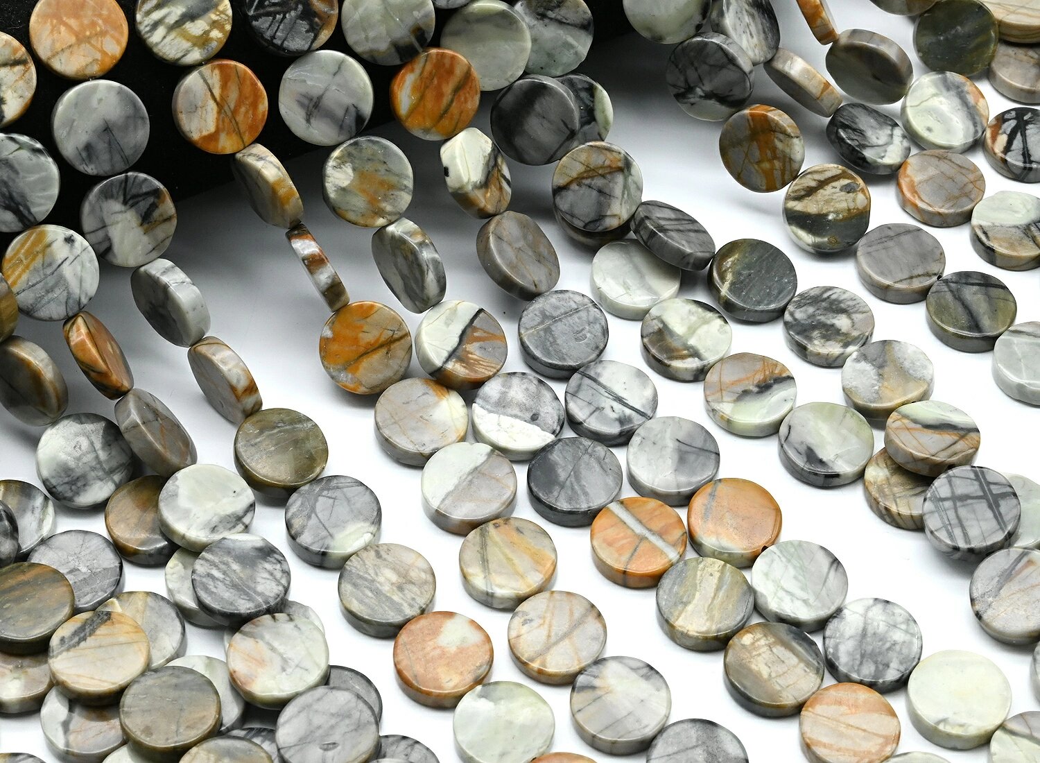 Бусины из яшмы мраморной круг 15мм, 35см, 24 бусины .