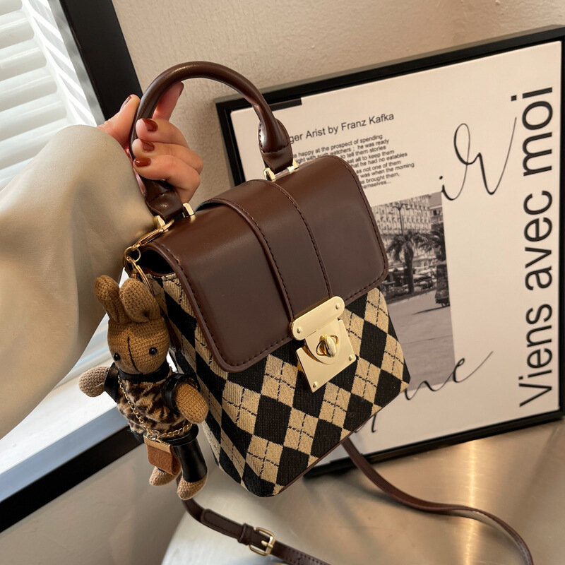 Сумка клатч  Корейский тренд, женская сумка с брелком