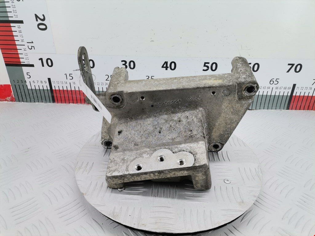 Кронштейн (крепление лапа) двигателя Opel Astra H 93184161 арт. 1701387