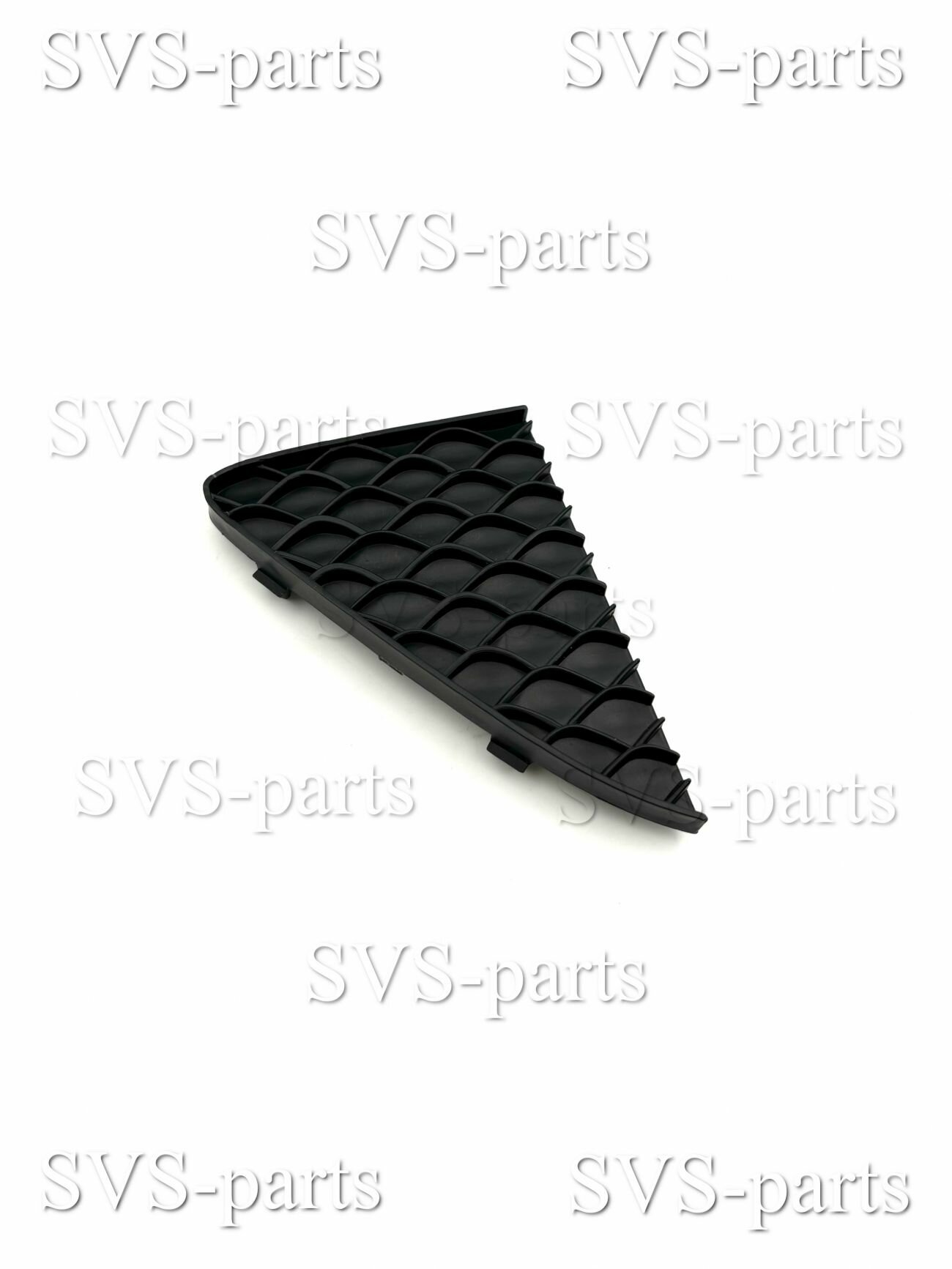 Заглушка переднего бампера Mercedes W246 OEM: 2468852422