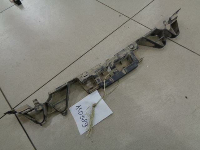 Кронштейн заднего бампера центральный от Renault Megane 2 2002-2008