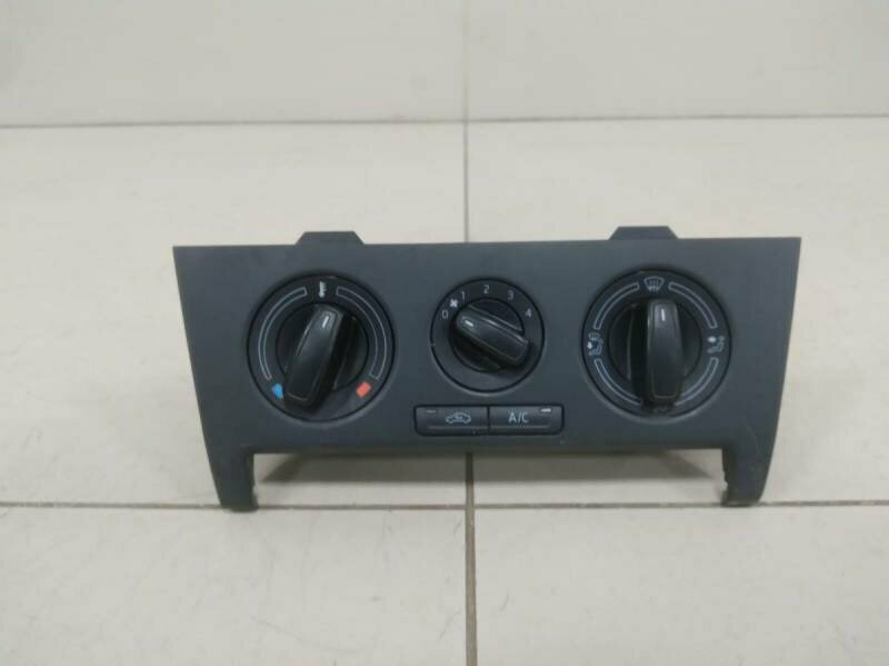 Блок управления отопителем Skoda Rapid 2012-2020 кат.номер: 5JA820045D