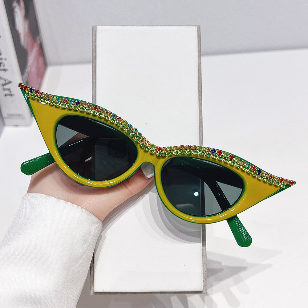 Солнцезащитные очки