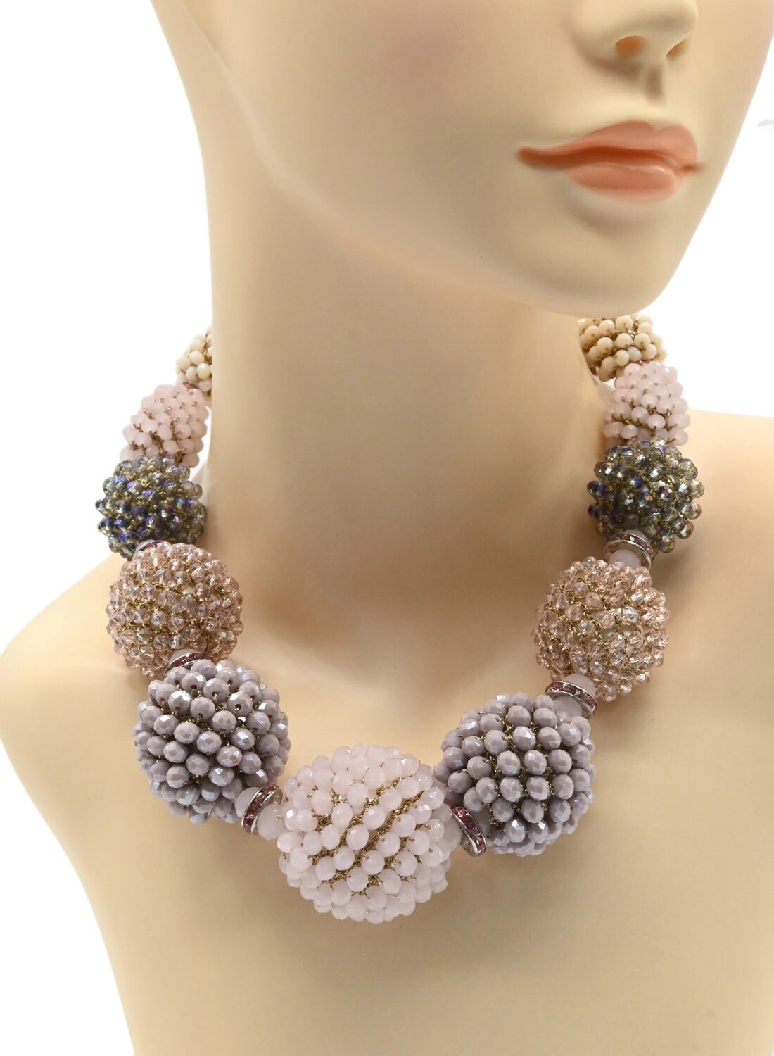 Колье, циркон