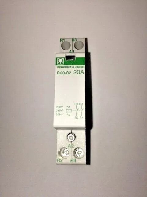 Модульный контактор R25-20 25А 230В Benedikt&Jager PN73882