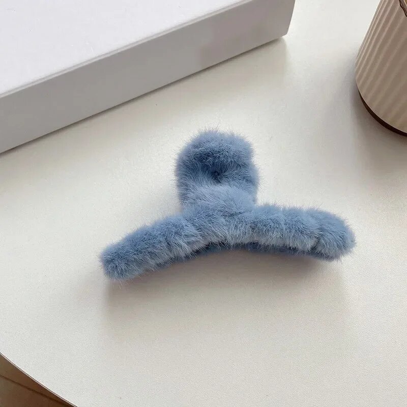 Заколка-краб Blue из искусственного меха