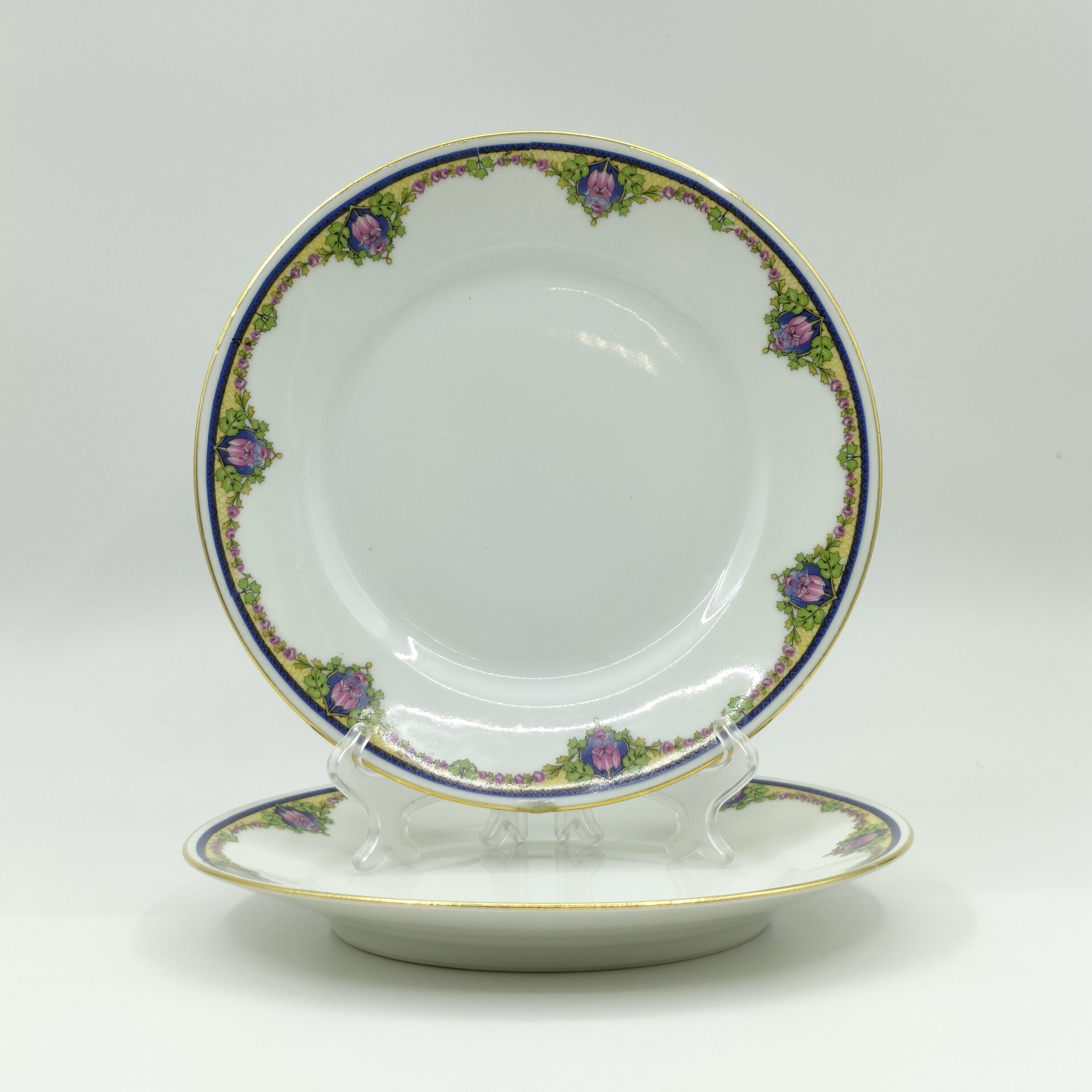 Пара десертных тарелок с флоральным декором, Limoges B&C France (Bernardaud), фарфор, деколь