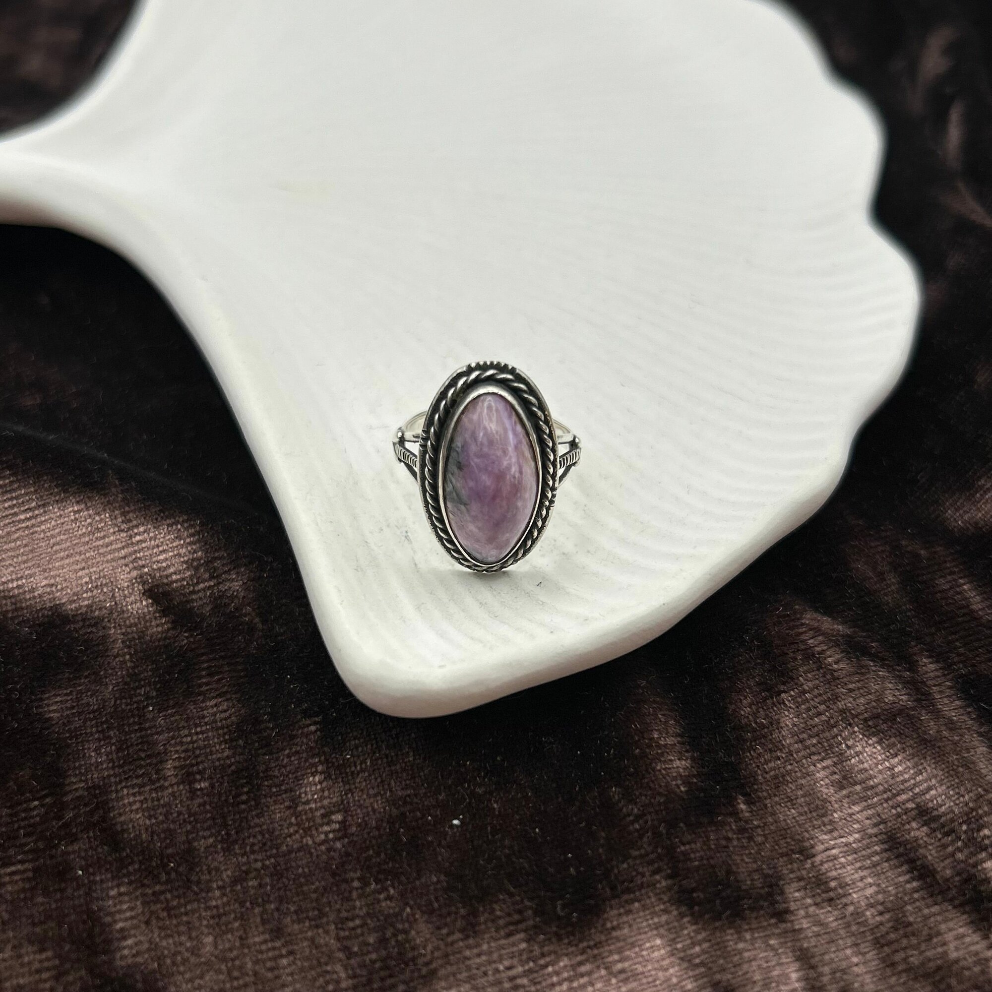 Кольцо, чароит