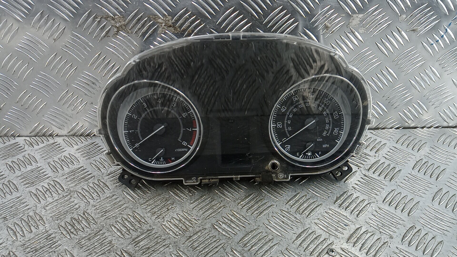 Щиток приборов SUZUKI KIZASHI 1, Номер 3411057L20, 3411057L2