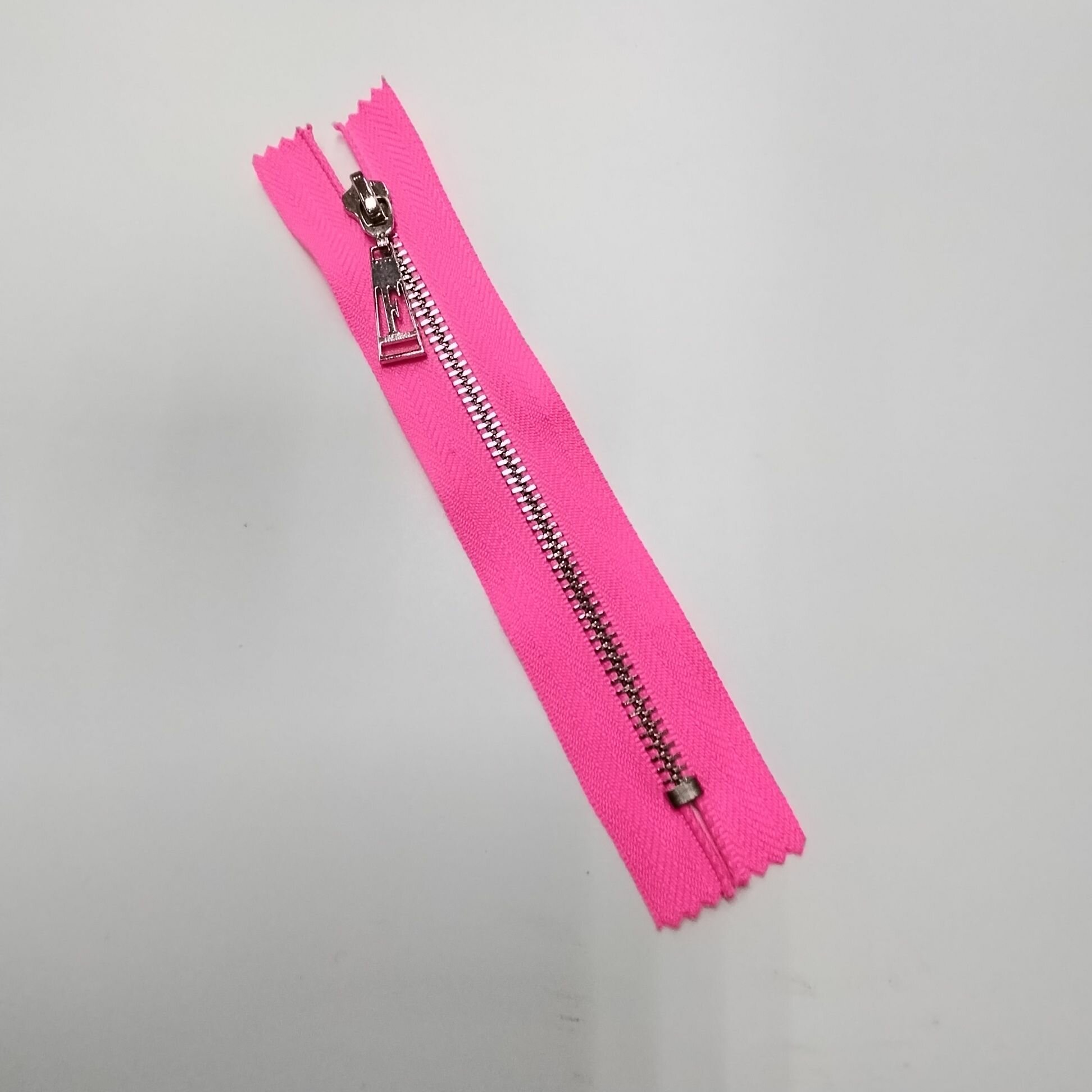 Молния металл тип 5 неразъемная 15 см.