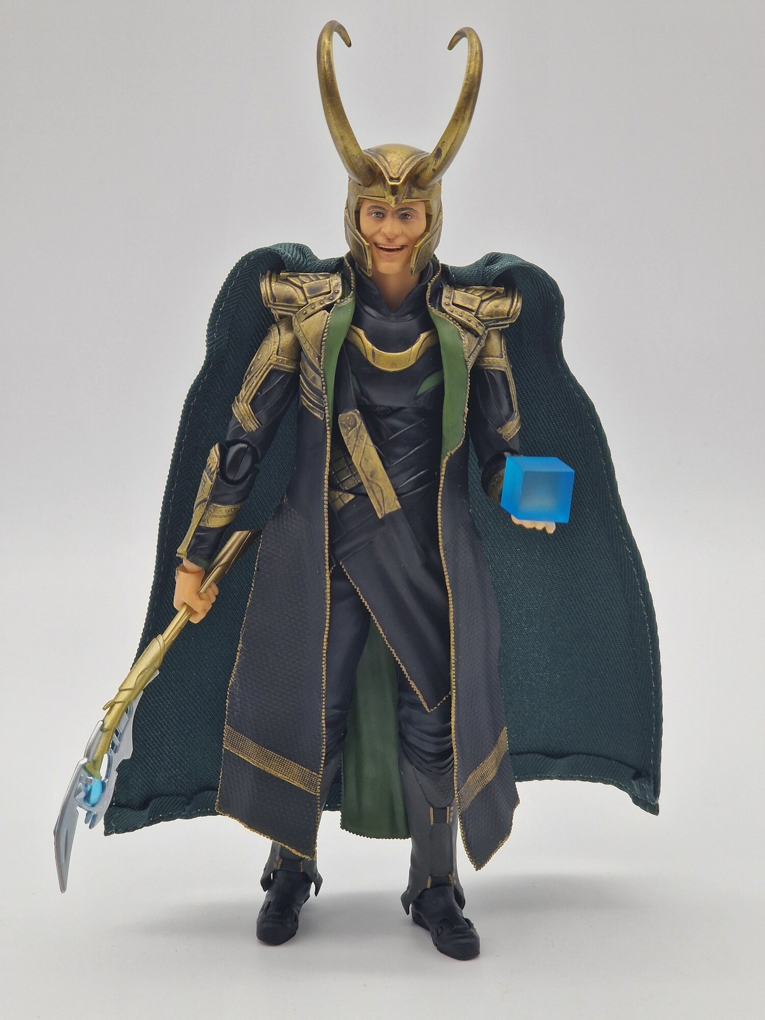 Локи фигурка игрушка 18см Мстители Bandai , S.H.Figuarts Бандай Loki Том Хиддлстон , Tom Hiddleston Marvel Avengers Марвел