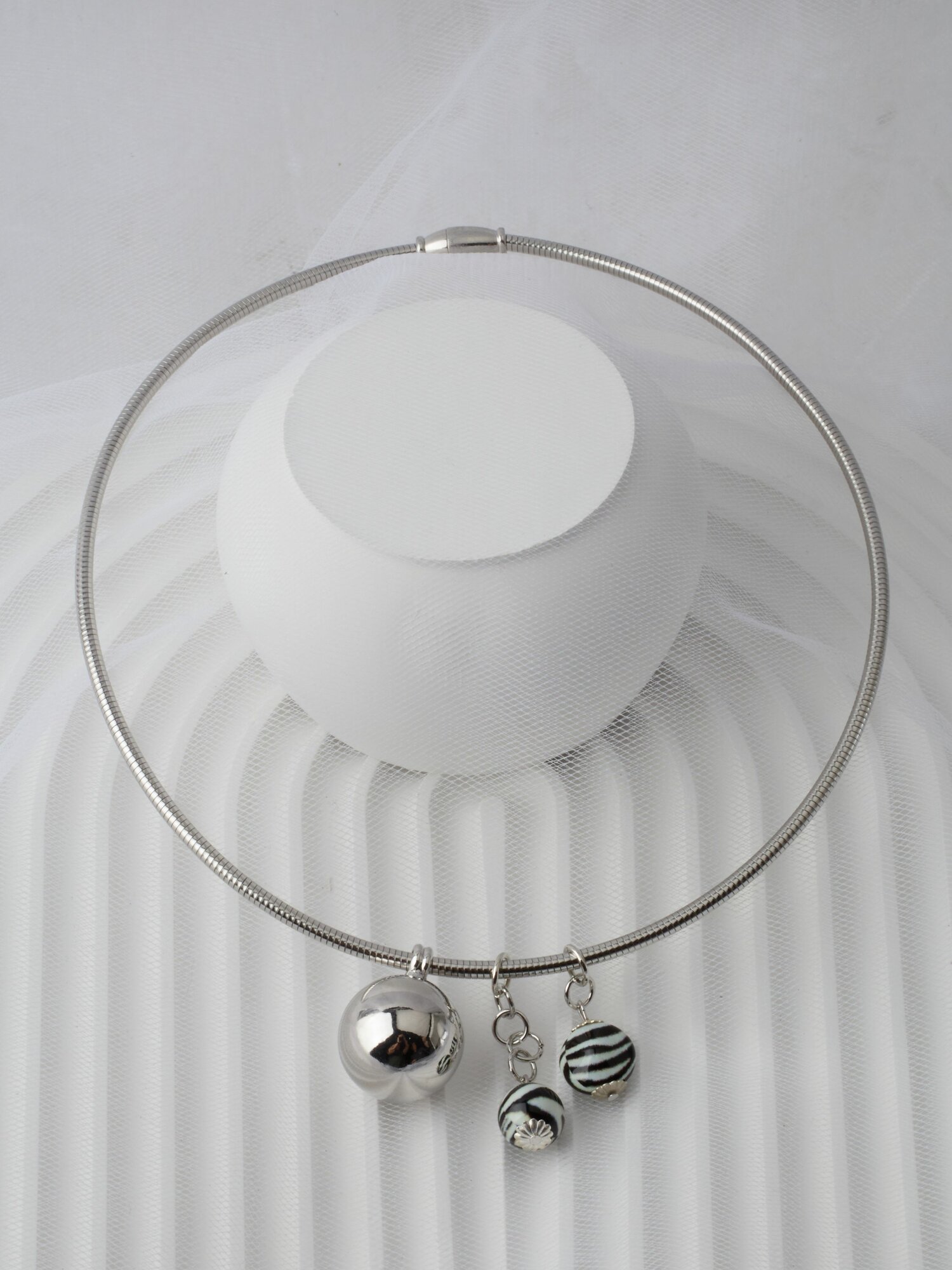 Колье, стекло