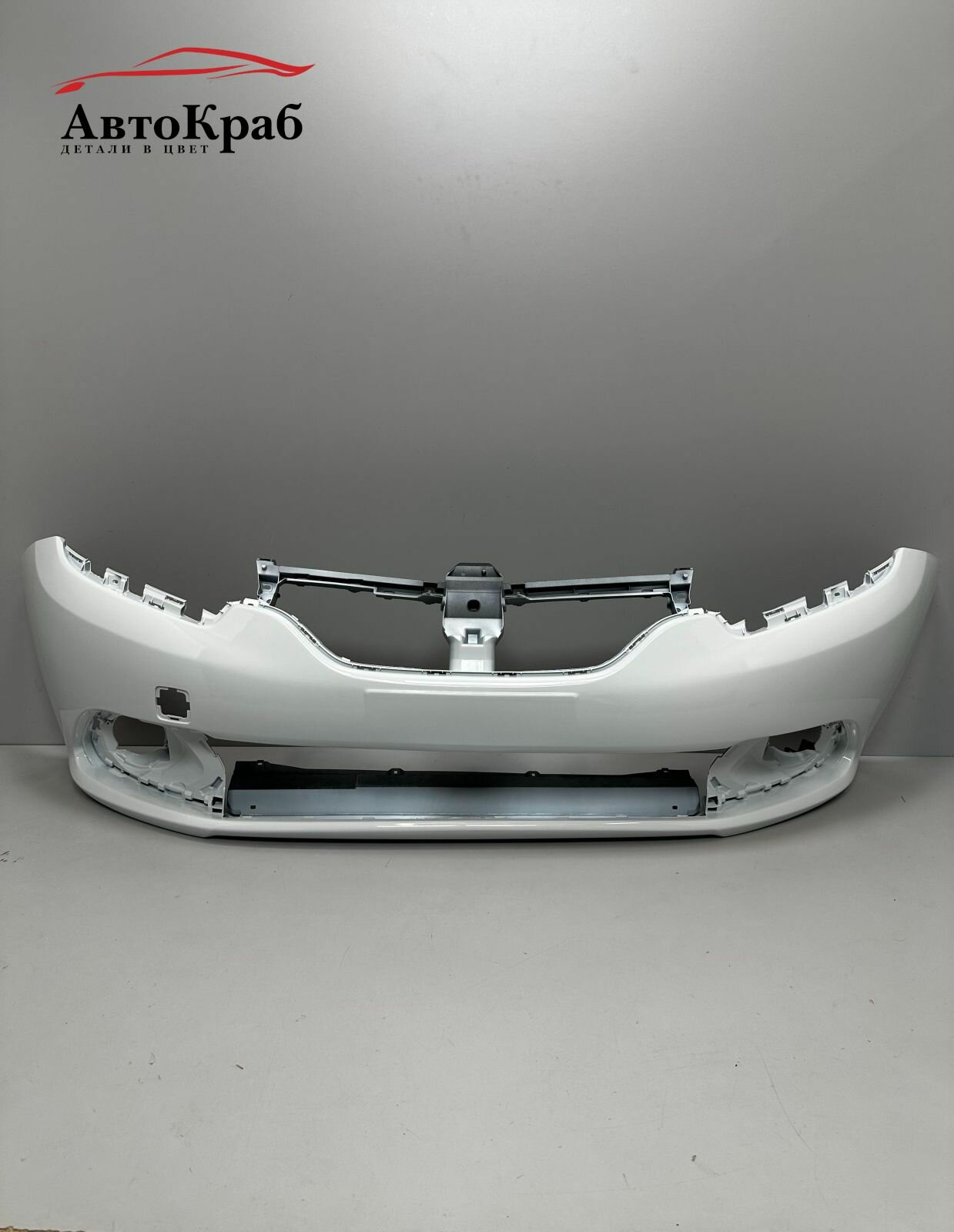 Бампер передний в цвет для Рено Логан 2 2014 - 2018 г. 369 - белый