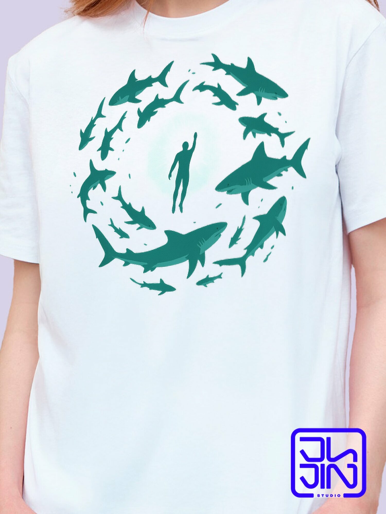 Футболка классическая женская с авторским принтом Минималистичная бирюзовая композиция с акулой и дайвером в белом океане, белый хлопковый трикотаж с прикольным рисунком на груди