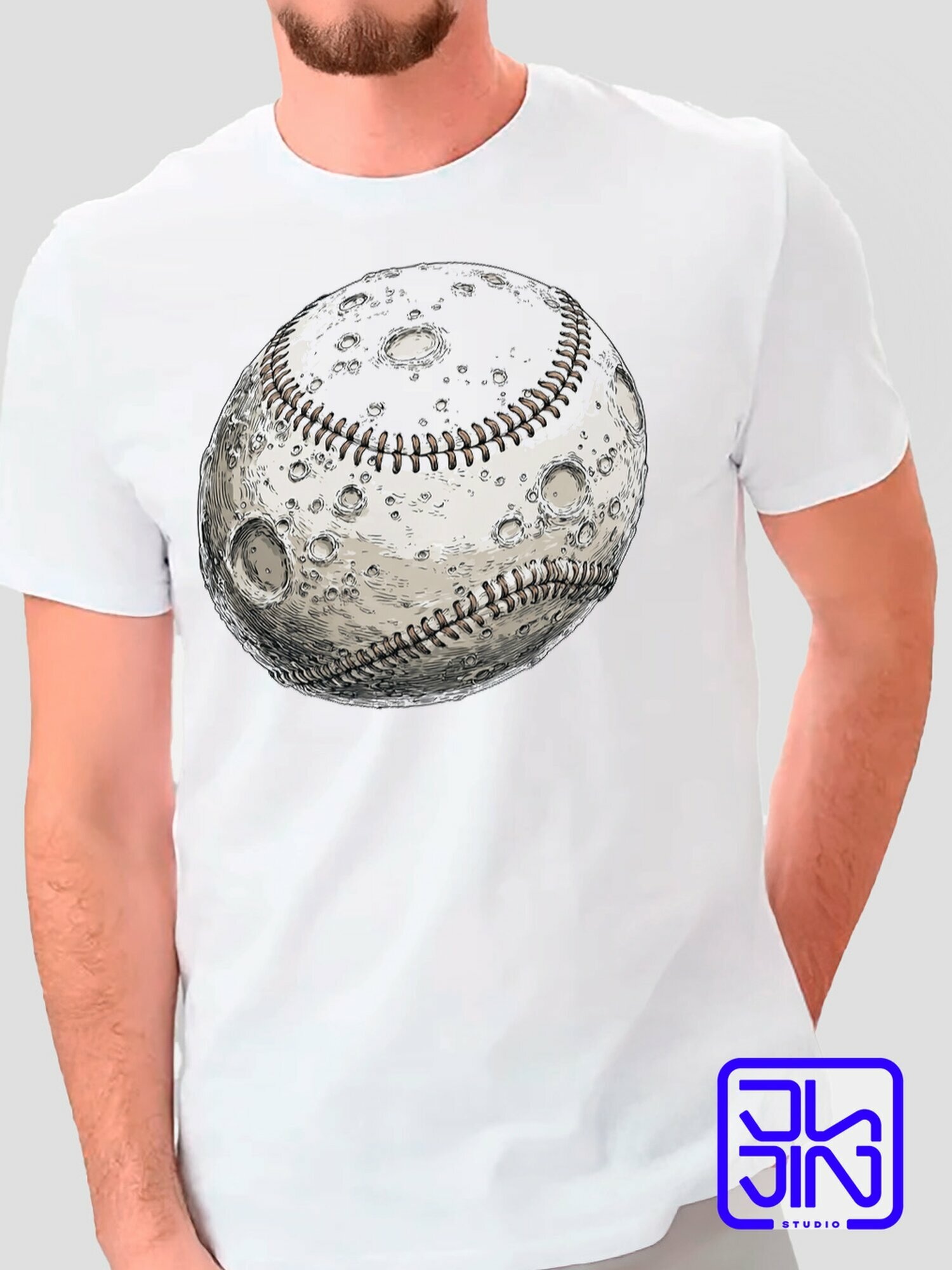 Футболка классическая мужская с авторским принтом Минималистичная черно-белая иллюстрация с луной и бейсбольным мячом в космосе, белый хлопковый трикотаж с прикольным рисунком на груди