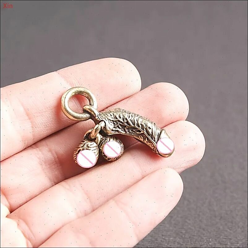 Фаллоимитатор