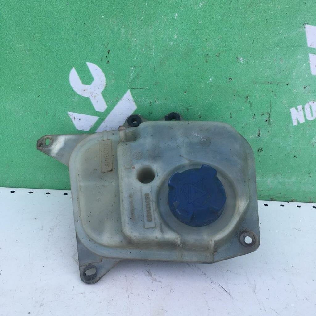 Бачок расширительный Audi 80 90 B3 86-91