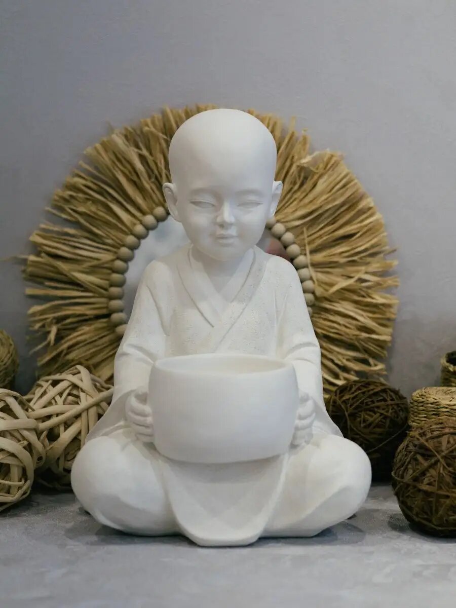 Статуэтка из гипса интерьерная Будда с чашей