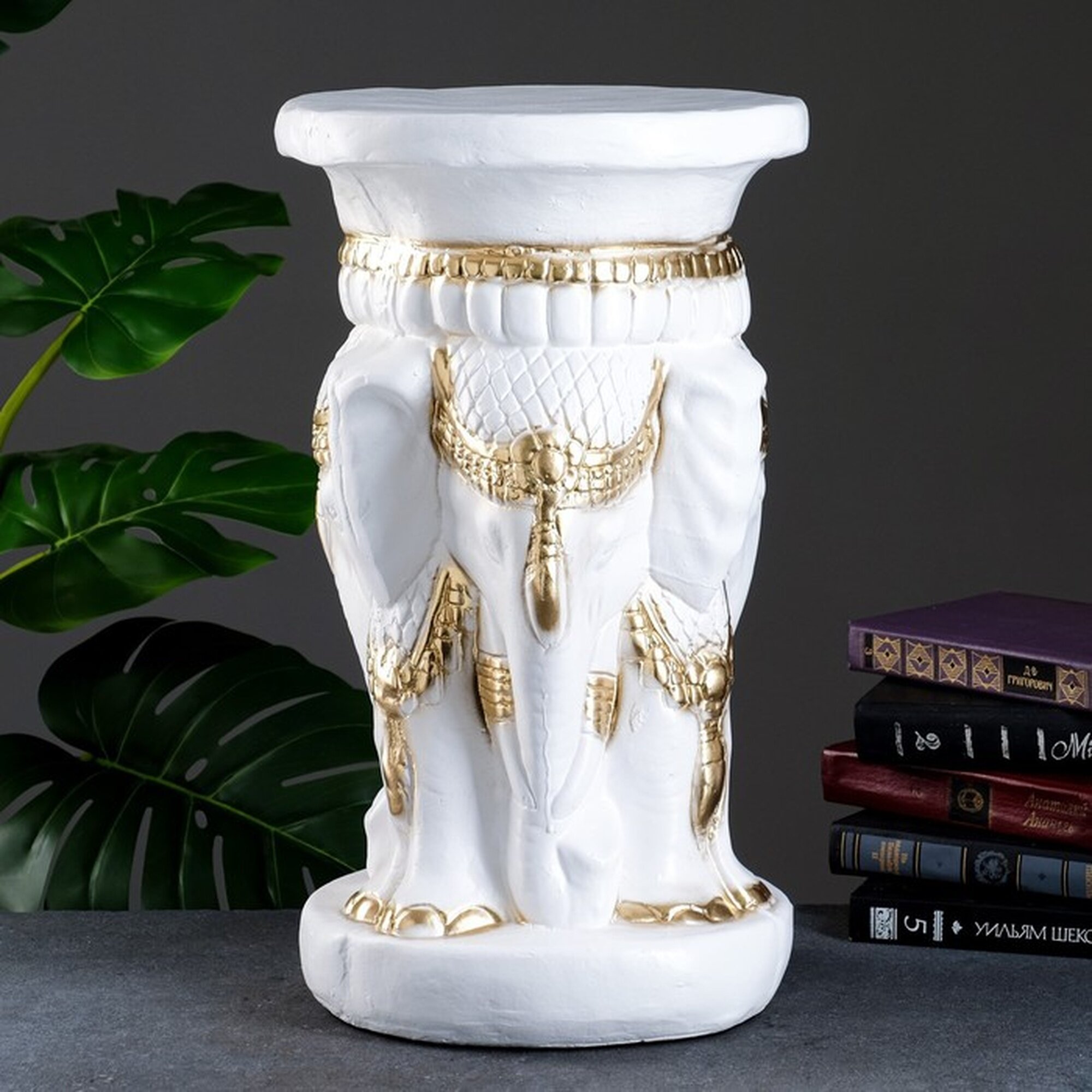 Фигура-подставка "Три слона", гипс, 28x28x50 см, белая с золотом