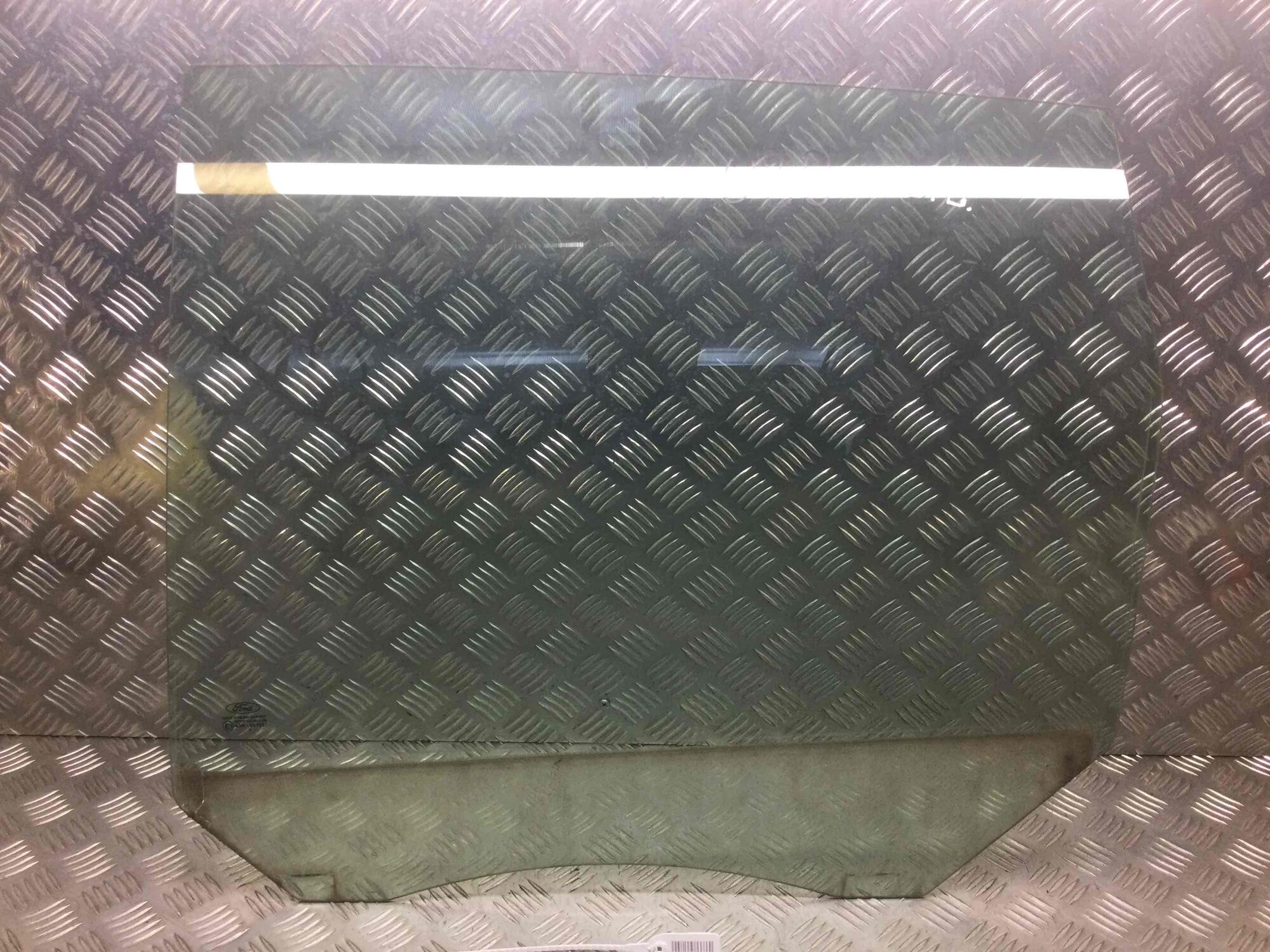 Б/У Стекло двери задней левой Ford C-MAX 1 поколение (2003-2007) 2005 г.