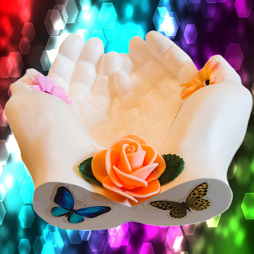 Кашпо "Руки Давида" - глянцевое из гипса оформленная бабочками и цветами в хорошем качестве с глянцевым покрытием